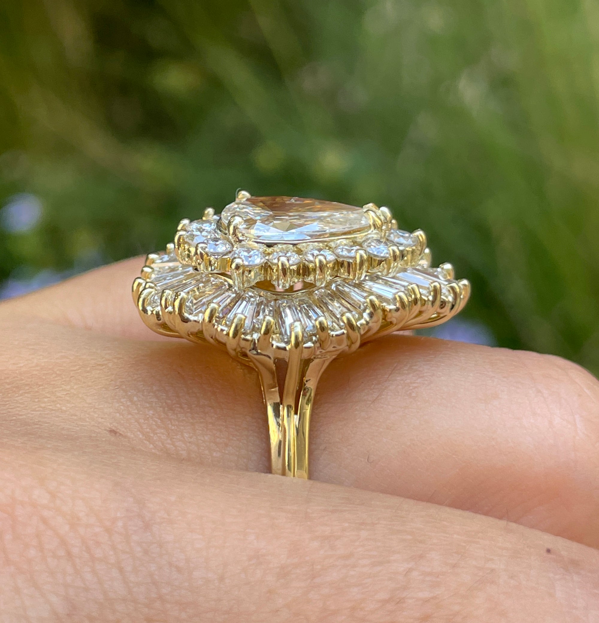 Breathtaking BALLERINA GIA 4.21ct Pear Shape Diamond Cocktail Gold Vin ...