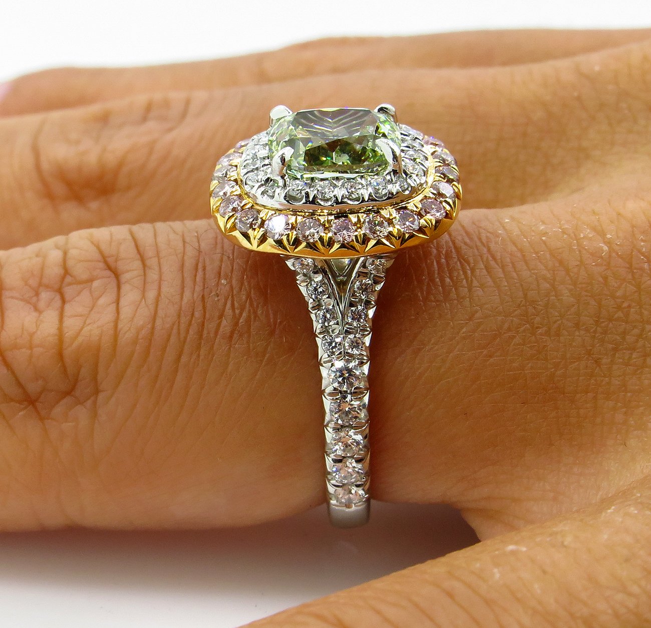 Rare GIA 2.55ctw Fancy INTENSE GREEN Cushion Cut Diamond Engagement Pl ...